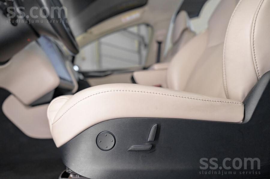 Blue Tesla Model X 2018 in Riga, with an engine capacity of 0.00 L and mileage of 136 thousand km for 30900 €, photo 13 on AUTOMOTO.COM.LV