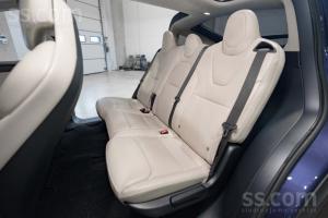 Blue Tesla Model X 2018 in Riga, with an engine capacity of 0.00 L and mileage of 136 thousand km for 30900 €, photo 14 on AUTOMOTO.COM.LV