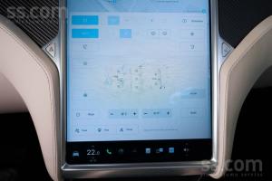 Blue Tesla Model X 2018 in Riga, with an engine capacity of 0.00 L and mileage of 136 thousand km for 30900 €, photo 31 on AUTOMOTO.COM.LV