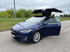 Blue Tesla Model X 2018 in Panevezys, with an engine capacity of 0.00 L and mileage of 127 thousand km for 24000 €, photo 3 on AUTOMOTO.COM.LV