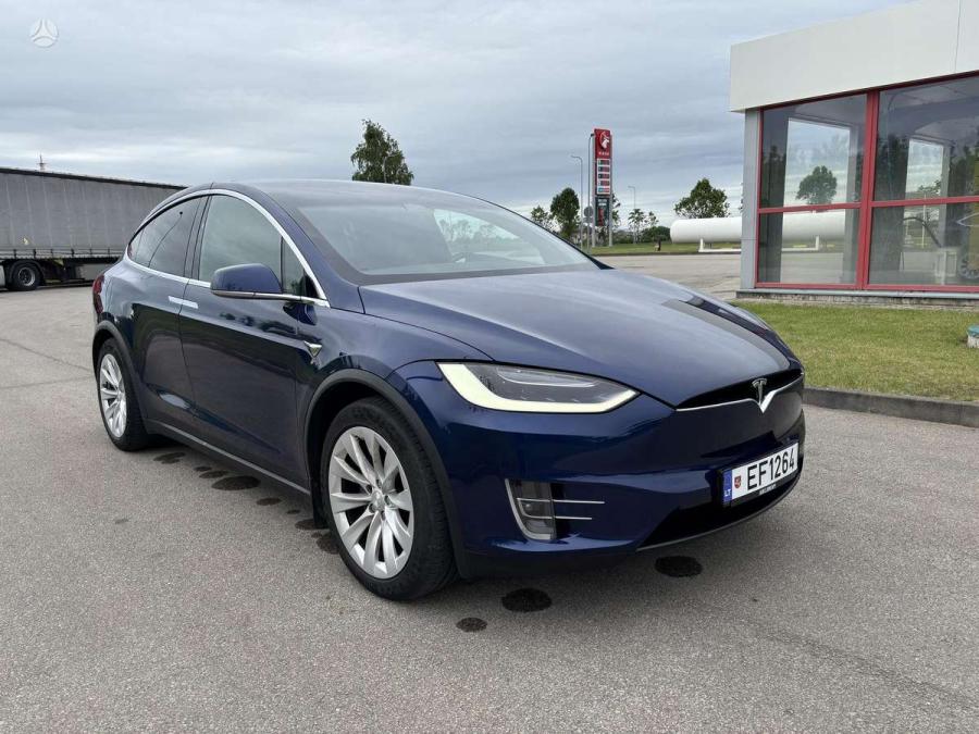 Blue Tesla Model X 2018 in Panevezys, with an engine capacity of 0.00 L and mileage of 127 thousand km for 24000 €, photo 4 on AUTOMOTO.COM.LV