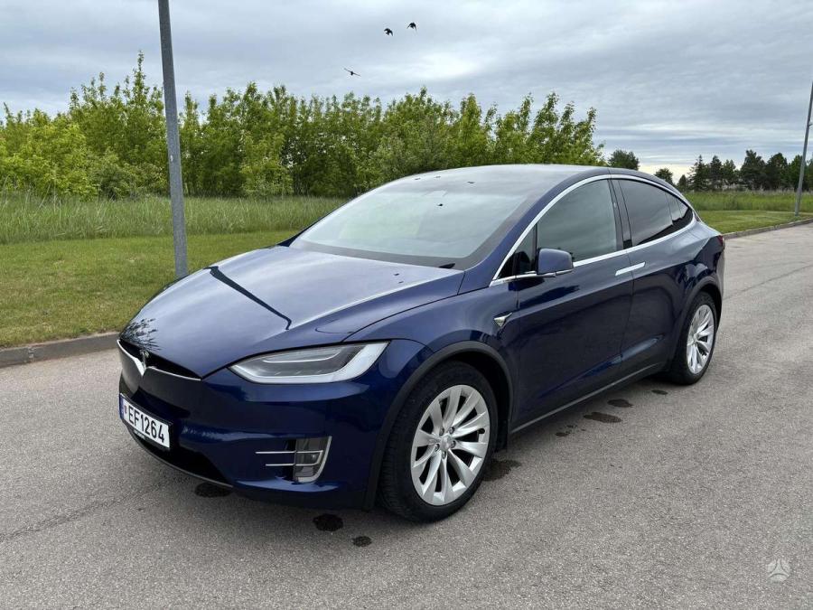 Blue Tesla Model X 2018 in Panevezys, with an engine capacity of 0.00 L and mileage of 127 thousand km for 24000 €, photo 5 on AUTOMOTO.COM.LV