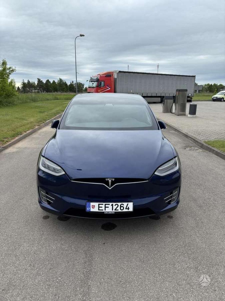 Blue Tesla Model X 2018 in Panevezys, with an engine capacity of 0.00 L and mileage of 127 thousand km for 24000 €, photo 6 on AUTOMOTO.COM.LV