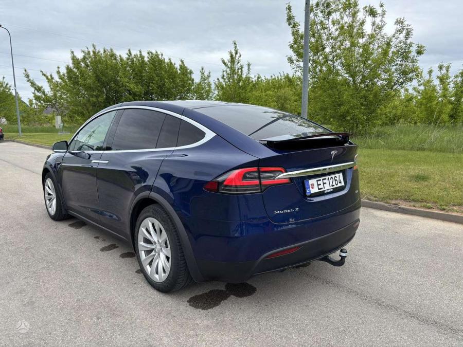 Blue Tesla Model X 2018 in Panevezys, with an engine capacity of 0.00 L and mileage of 127 thousand km for 24000 €, photo 7 on AUTOMOTO.COM.LV