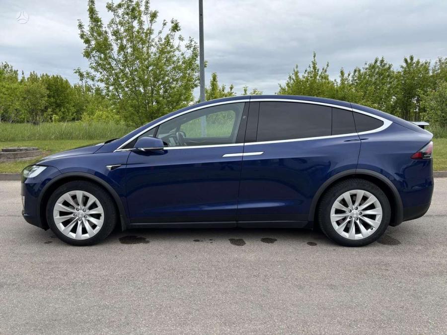 Blue Tesla Model X 2018 in Panevezys, with an engine capacity of 0.00 L and mileage of 127 thousand km for 24000 €, photo 8 on AUTOMOTO.COM.LV