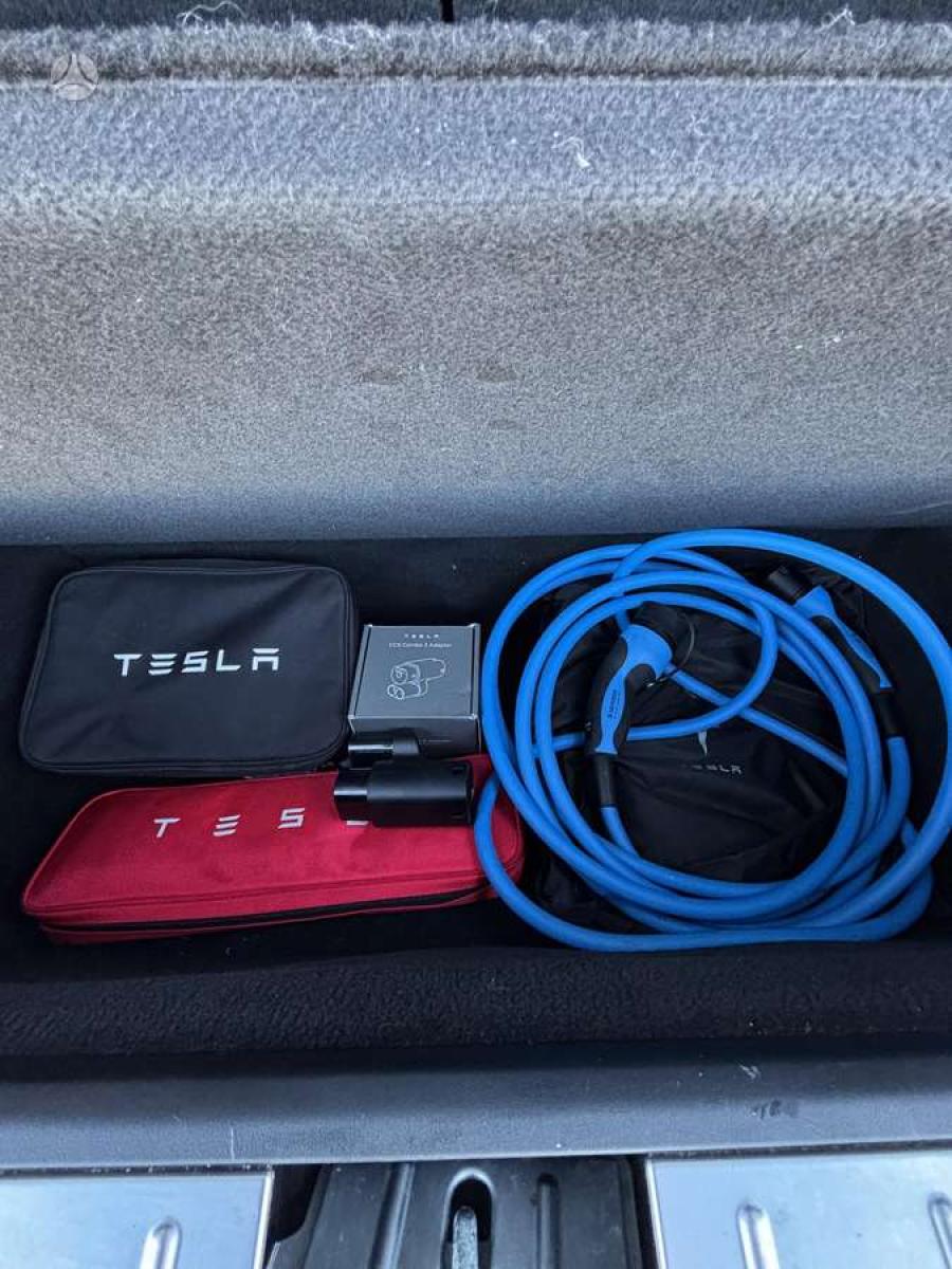 Blue Tesla Model X 2018 in Panevezys, with an engine capacity of 0.00 L and mileage of 127 thousand km for 24000 €, photo 13 on AUTOMOTO.COM.LV
