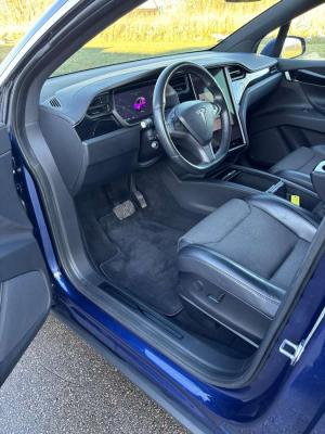 Blue Tesla Model X 2018 in Panevezys, with an engine capacity of 0.00 L and mileage of 127 thousand km for 24000 €, photo 14 on AUTOMOTO.COM.LV