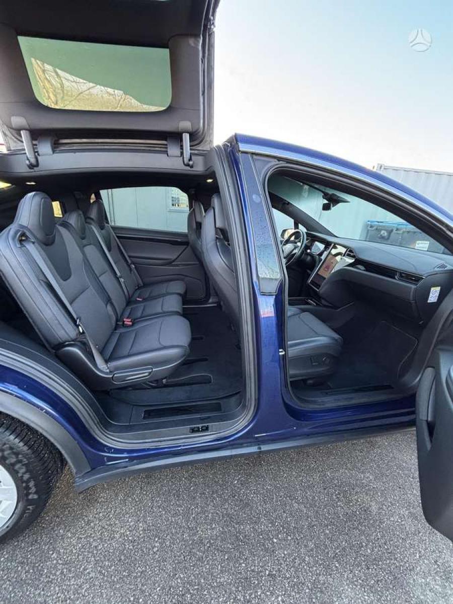 Blue Tesla Model X 2018 in Panevezys, with an engine capacity of 0.00 L and mileage of 127 thousand km for 24000 €, photo 19 on AUTOMOTO.COM.LV