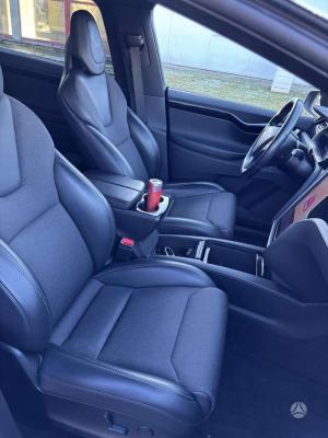 Blue Tesla Model X 2018 in Panevezys, with an engine capacity of 0.00 L and mileage of 127 thousand km for 24000 €, photo 21 on AUTOMOTO.COM.LV