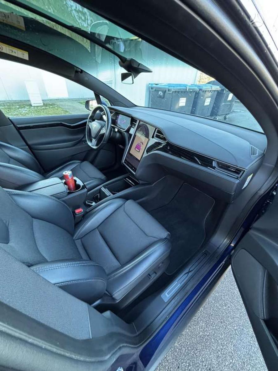 Blue Tesla Model X 2018 in Panevezys, with an engine capacity of 0.00 L and mileage of 127 thousand km for 24000 €, photo 22 on AUTOMOTO.COM.LV