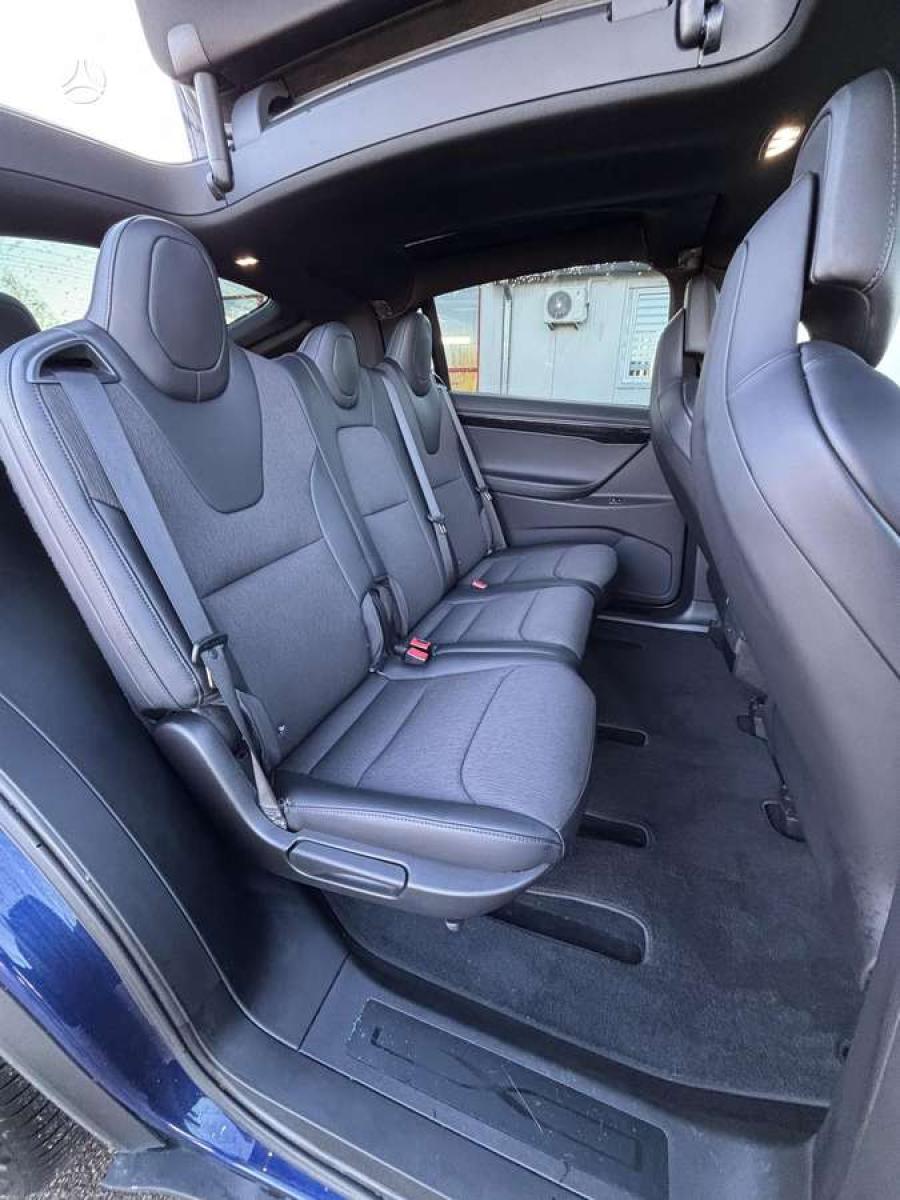 Blue Tesla Model X 2018 in Panevezys, with an engine capacity of 0.00 L and mileage of 127 thousand km for 24000 €, photo 26 on AUTOMOTO.COM.LV