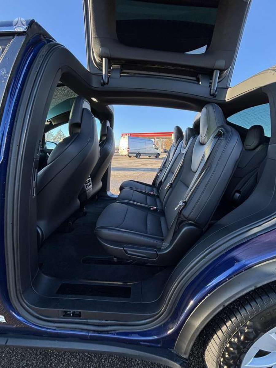 Blue Tesla Model X 2018 in Panevezys, with an engine capacity of 0.00 L and mileage of 127 thousand km for 24000 €, photo 29 on AUTOMOTO.COM.LV