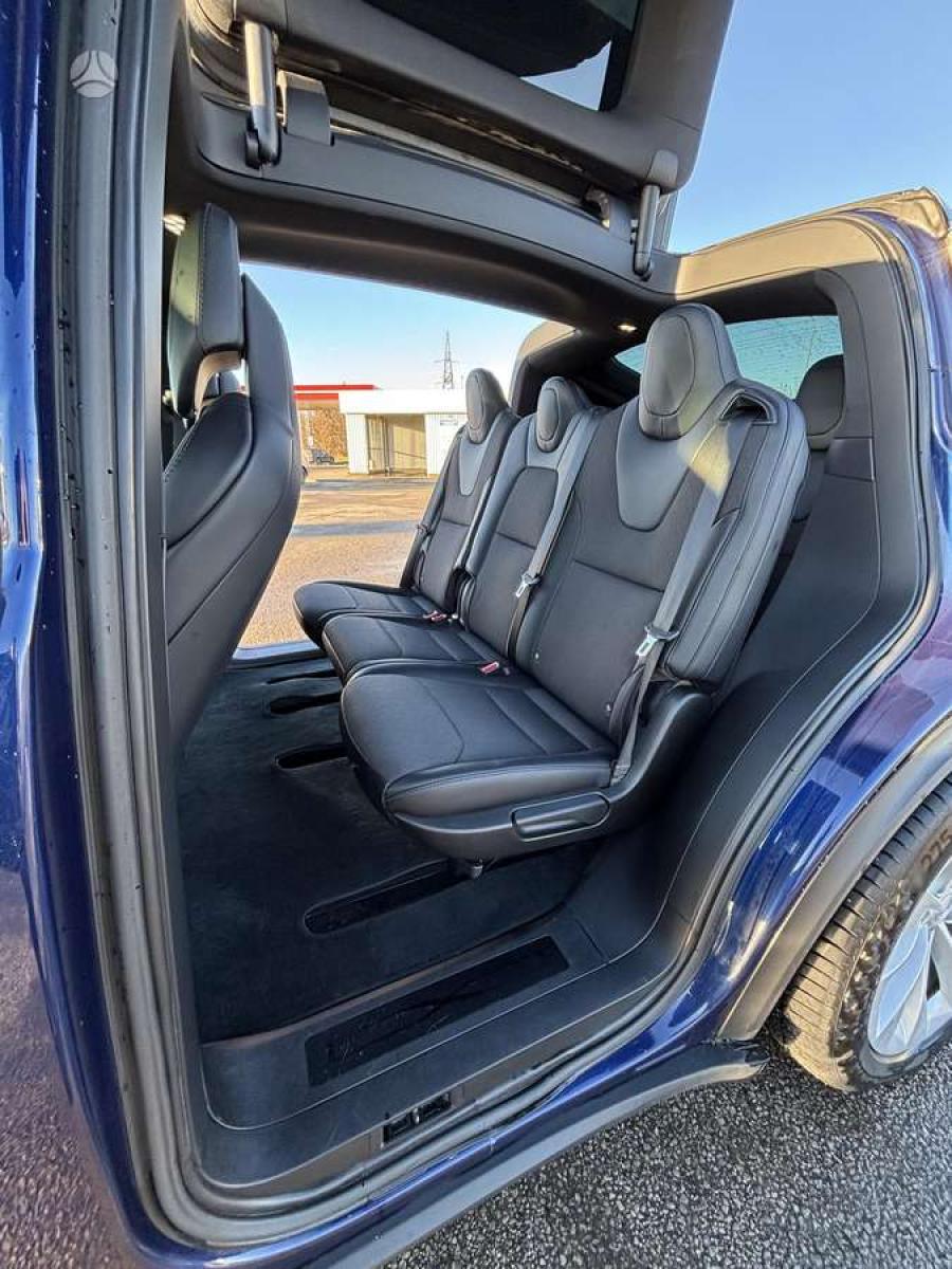 Blue Tesla Model X 2018 in Panevezys, with an engine capacity of 0.00 L and mileage of 127 thousand km for 24000 €, photo 30 on AUTOMOTO.COM.LV