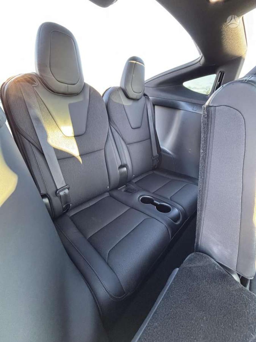 Blue Tesla Model X 2018 in Panevezys, with an engine capacity of 0.00 L and mileage of 127 thousand km for 24000 €, photo 33 on AUTOMOTO.COM.LV