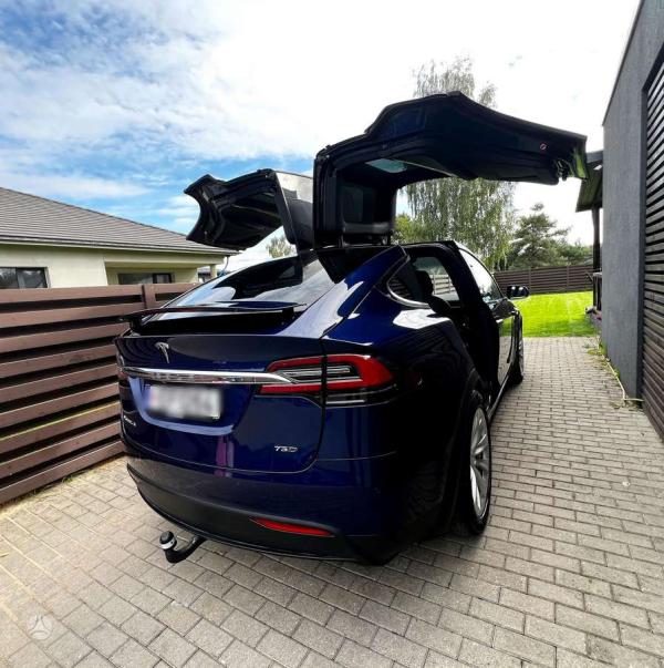 Tesla Model X 2019 Viļņa vietnē Zils Tesla Model X 2019 Viļņa, ar dzinēja tilpumu 0.00 L un nobraukumu 130 tūkst. km par 26999 €, foto 5 vietnē AUTOMOTO.COM.LV