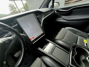 Синий Тесла Модель X 2019 в Вильнюс, объемом двигателя 0.00 л и пробегом 130 тыс. км за 26999 €, фото 9 на AUTOMOTO.COM.LV