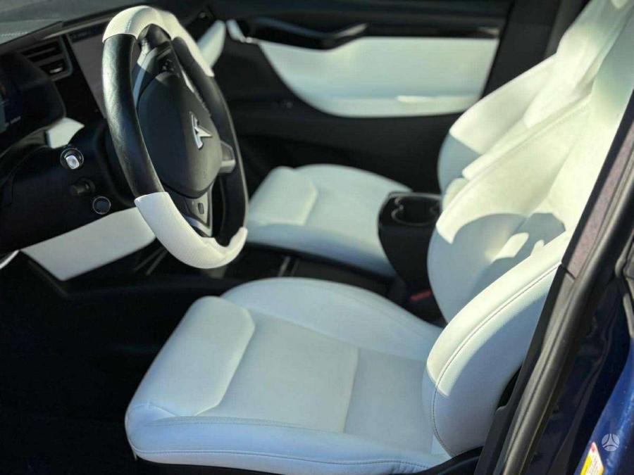 Zils Tesla Model X 2020 Viļņa, ar dzinēja tilpumu 0.00 L un nobraukumu 63 tūkst. km par 39500 €, foto 7 vietnē AUTOMOTO.COM.LV