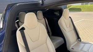 Blue Tesla Model X 2020 in Vilnius, with an engine capacity of 0.00 L and mileage of 126 thousand km for 30990 €, photo 21 on AUTOMOTO.COM.LV