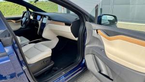 Blue Tesla Model X 2020 in Vilnius, with an engine capacity of 0.00 L and mileage of 126 thousand km for 30990 €, photo 22 on AUTOMOTO.COM.LV