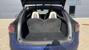 Blue Tesla Model X 2020 in Vilnius, with an engine capacity of 0.00 L and mileage of 126 thousand km for 30990 €, photo 24 on AUTOMOTO.COM.LV