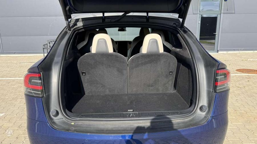 Blue Tesla Model X 2020 in Vilnius, with an engine capacity of 0.00 L and mileage of 126 thousand km for 30990 €, photo 24 on AUTOMOTO.COM.LV