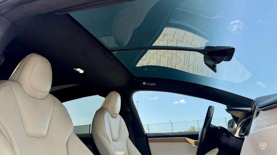 Blue Tesla Model X 2020 in Vilnius, with an engine capacity of 0.00 L and mileage of 126 thousand km for 30990 €, photo 27 on AUTOMOTO.COM.LV