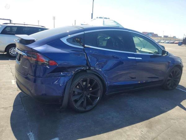 Zils Tesla Model X 2021 Kauņa, ar dzinēja tilpumu 0.00 L un nobraukumu 86 tūkst. km par 26500 €, foto 6 vietnē AUTOMOTO.COM.LV
