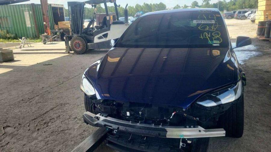 Blue Tesla Model X 2024 in Klaipeda, with an engine capacity of 0.00 L and mileage of 50 thousand km for 26500 €, photo 15 on AUTOMOTO.COM.LV