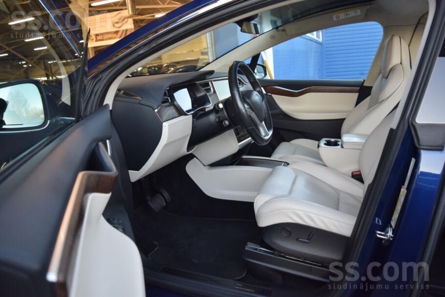 Zils Tesla Model X 2017 Rīga, ar dzinēja tilpumu 0.00 L un nobraukumu 68 tūkst. km par 38900 €, foto 3 vietnē AUTOMOTO.COM.LV