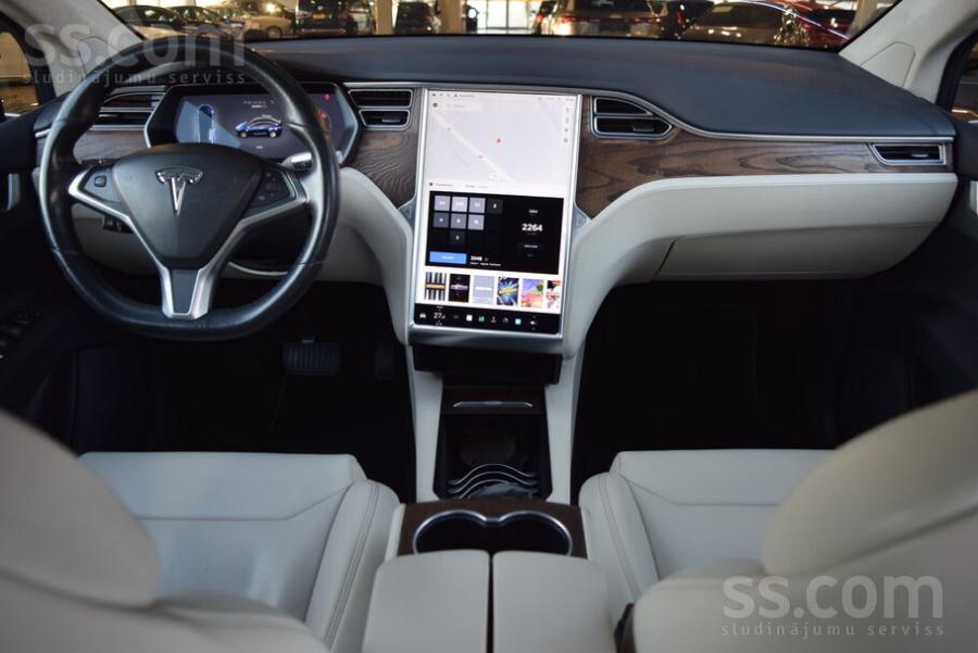 Zils Tesla Model X 2017 Rīga, ar dzinēja tilpumu 0.00 L un nobraukumu 68 tūkst. km par 38900 €, foto 4 vietnē AUTOMOTO.COM.LV