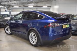 Blue Tesla Model X 2017 in Riga, with an engine capacity of 0.00 L and mileage of 68 thousand km for 34900 €, photo 3 on AUTOMOTO.COM.LV
