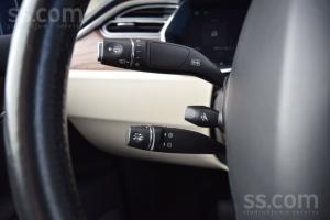 Blue Tesla Model X 2017 in Riga, with an engine capacity of 0.00 L and mileage of 68 thousand km for 34900 €, photo 16 on AUTOMOTO.COM.LV