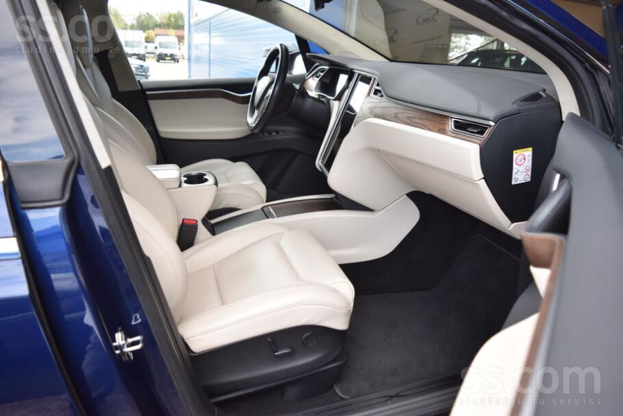 Blue Tesla Model X 2017 in Riga, with an engine capacity of 0.00 L and mileage of 68 thousand km for 34900 €, photo 17 on AUTOMOTO.COM.LV