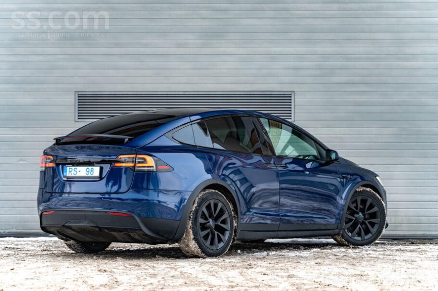 Zils Tesla Model X 2022 Rīga, ar dzinēja tilpumu 0.00 L un nobraukumu 70 tūkst. km par 55000 €, foto 5 vietnē AUTOMOTO.COM.LV