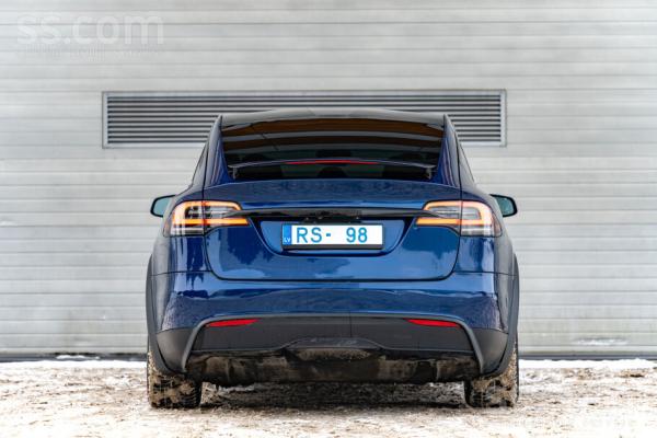 Blue Tesla Model X 2022 in Riga, with an engine capacity of 0.00 L and mileage of 70 thousand km for 55000 €, photo 6 on AUTOMOTO.COM.LV