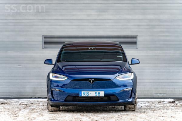 Blue Tesla Model X 2022 in Riga, with an engine capacity of 0.00 L and mileage of 70 thousand km for 40000 €, photo 4 on AUTOMOTO.COM.LV