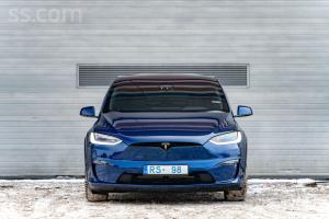 Blue Tesla Model X 2022 in Riga, with an engine capacity of 0.00 L and mileage of 70 thousand km for 40000 €, photo 5 on AUTOMOTO.COM.LV