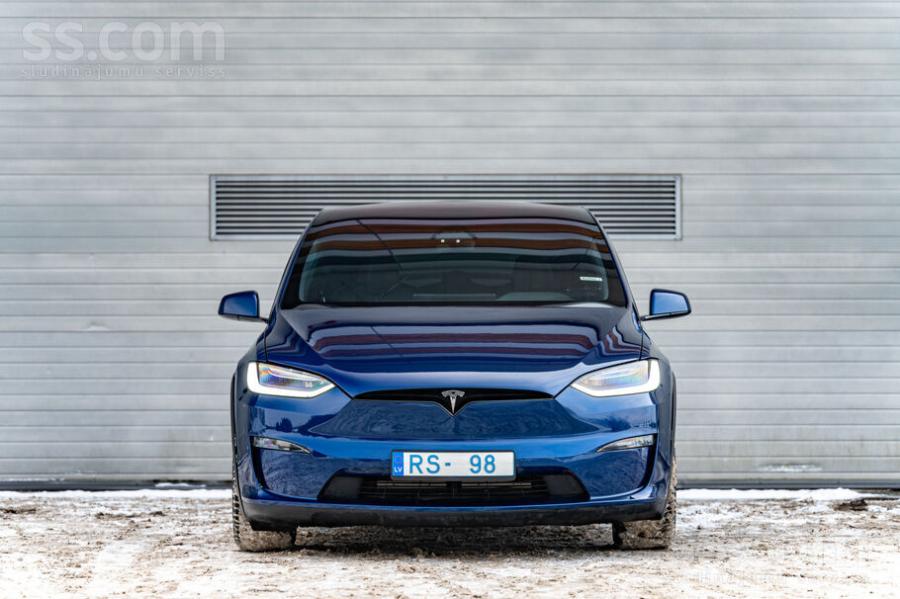 Blue Tesla Model X 2022 in Riga, with an engine capacity of 0.00 L and mileage of 70 thousand km for 40000 €, photo 5 on AUTOMOTO.COM.LV