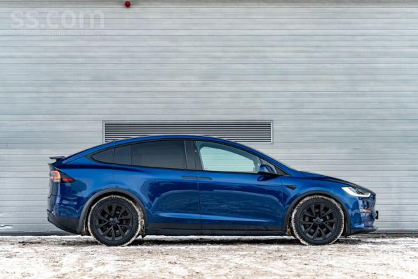 Blue Tesla Model X 2022 in Riga, with an engine capacity of 0.00 L and mileage of 70 thousand km for 40000 €, photo 5 on AUTOMOTO.COM.LV