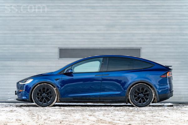 Zils Tesla Model X 2022 Rīga, ar dzinēja tilpumu 0.00 L un nobraukumu 70 tūkst. km par 39900 €, foto 2 vietnē AUTOMOTO.COM.LV