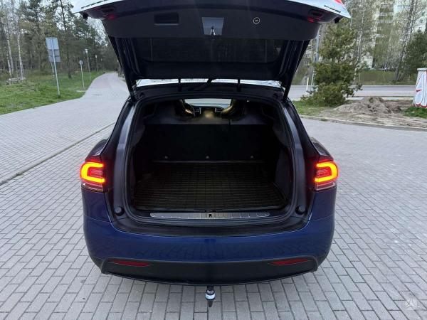 Blue Tesla Model X 2017 in Liepaja, with an engine capacity of 0.00 L and mileage of 132 thousand km for 19900 €, photo 10 on AUTOMOTO.COM.LV