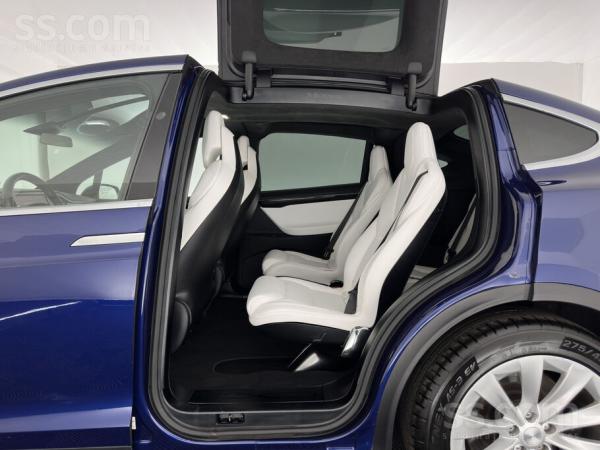 Blue Tesla Model X 2023 in Riga, with an engine capacity of 0.00 L and mileage of 190 thousand km for 35770 €, photo 10 on AUTOMOTO.COM.LV