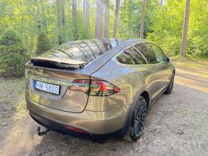 Brūns Tesla Model X 2016 Rīga, ar dzinēja tilpumu 0.00 L un nobraukumu 182 tūkst. km par 27590 €, foto 5 vietnē AUTOMOTO.COM.LV