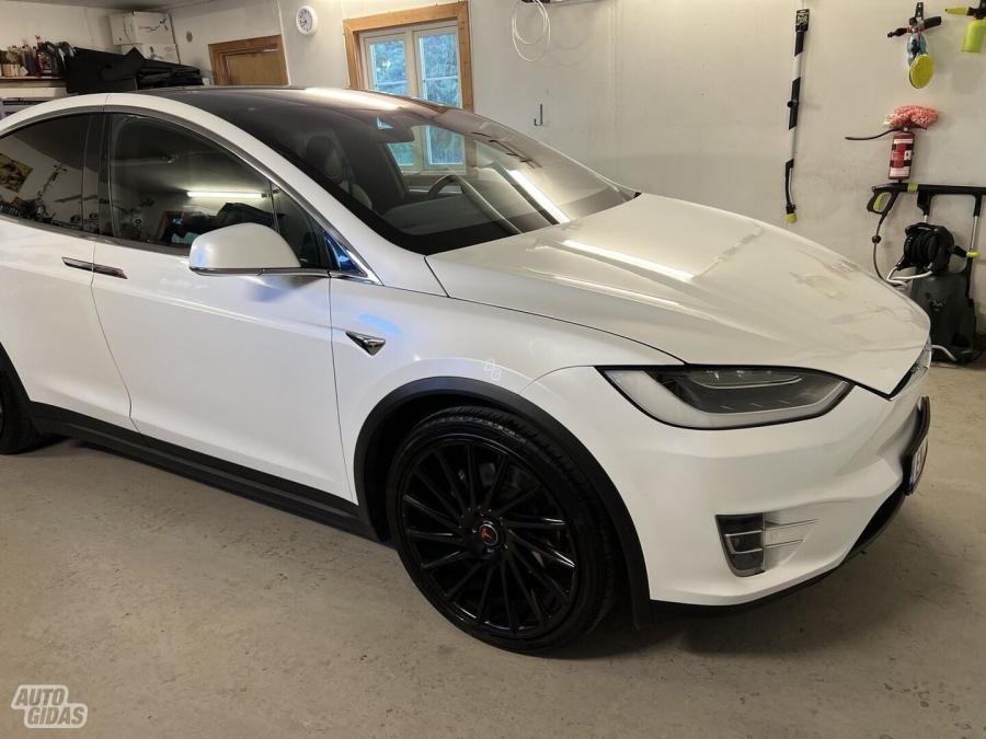 Tesla Model X 2017 Viļņa, ar dzinēja tilpumu 0.00 L un nobraukumu 118 tūkst. km par 32000 €, foto 5 vietnē AUTOMOTO.COM.LV