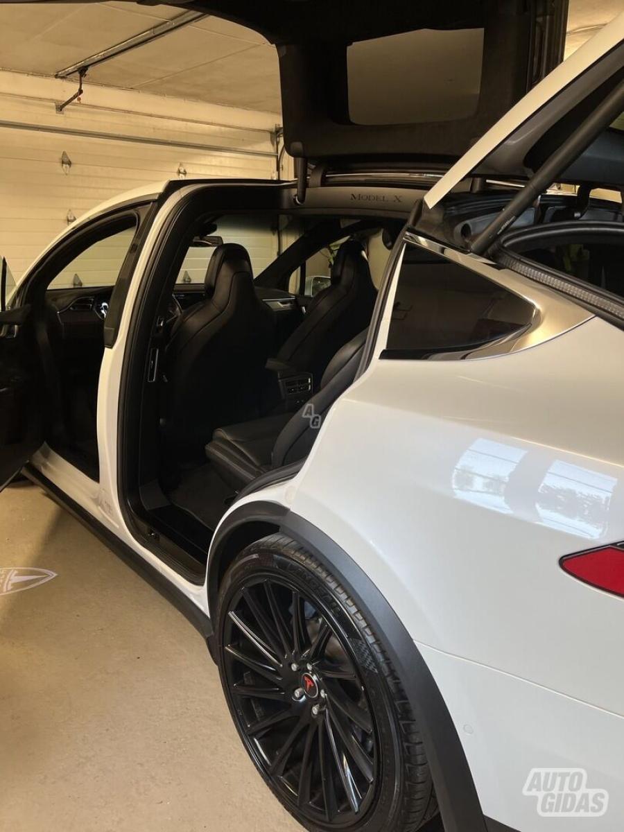 Tesla Model X 2017 Viļņa, ar dzinēja tilpumu 0.00 L un nobraukumu 118 tūkst. km par 32000 €, foto 7 vietnē AUTOMOTO.COM.LV