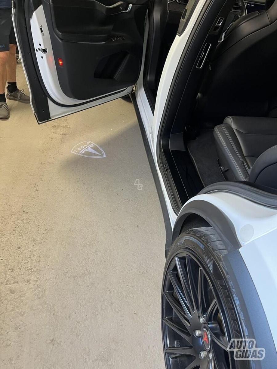 Tesla Model X 2017 Viļņa, ar dzinēja tilpumu 0.00 L un nobraukumu 118 tūkst. km par 32000 €, foto 8 vietnē AUTOMOTO.COM.LV