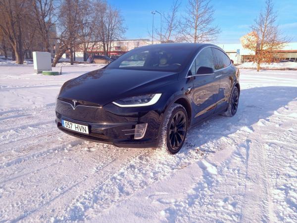 Tesla Model X 2018 Tartu, ar dzinēja tilpumu 0.00 L un nobraukumu 141 tūkst. km par 28300 €, foto 1 vietnē AUTOMOTO.COM.LV
