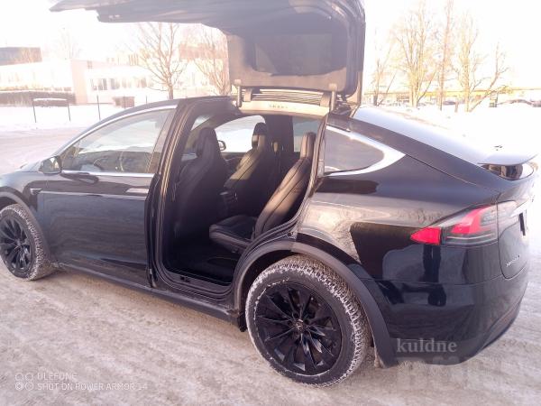 Tesla Model X 2018 Tartu, ar dzinēja tilpumu 0.00 L un nobraukumu 141 tūkst. km par 28300 €, foto 5 vietnē AUTOMOTO.COM.LV