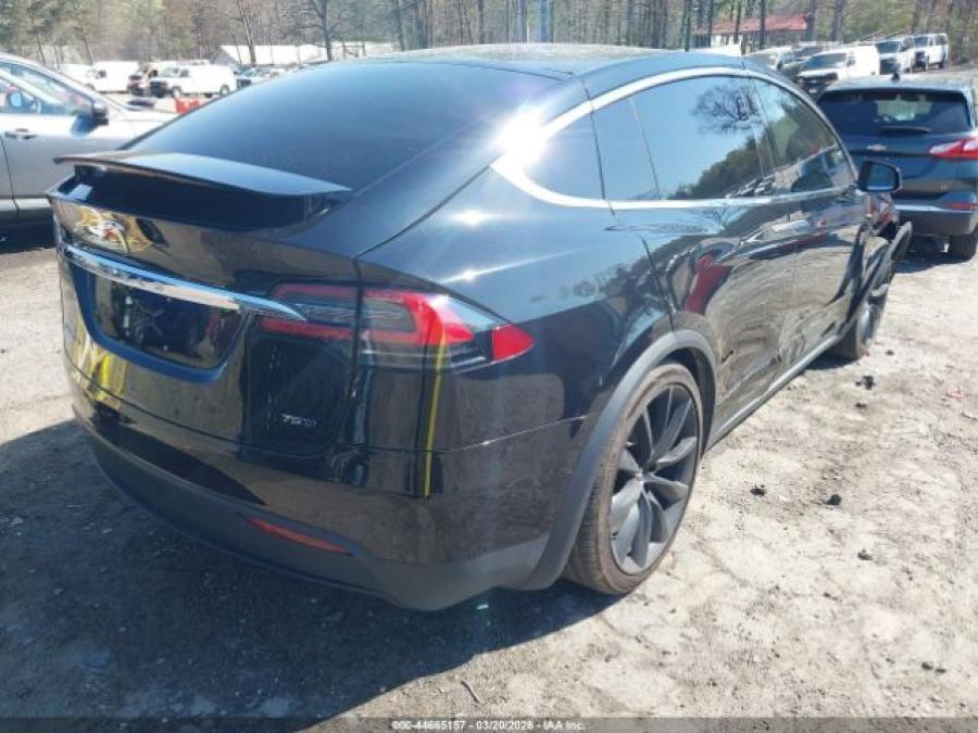 Tesla Model X 2018 Klaipėda, ar dzinēja tilpumu 0.00 L un nobraukumu 0 tūkst. km par 10100 €, foto 5 vietnē AUTOMOTO.COM.LV