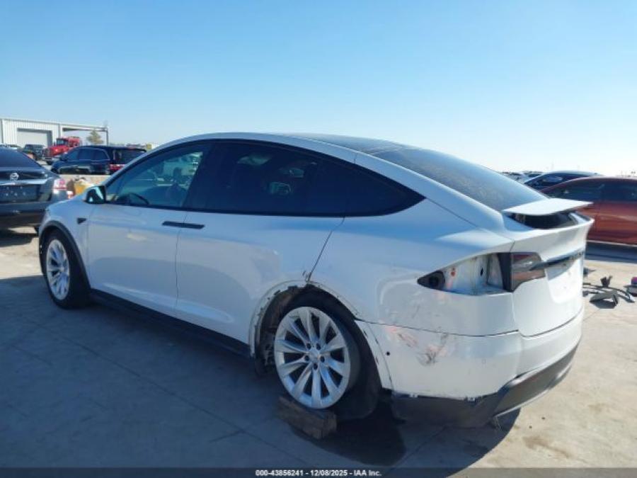 Tesla Model X 2022 Klaipėda, ar dzinēja tilpumu 0.00 L un nobraukumu 0 tūkst. km par 17700 €, foto 3 vietnē AUTOMOTO.COM.LV
